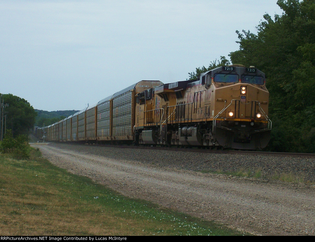 UP 7215 eastbound UP intermodal train